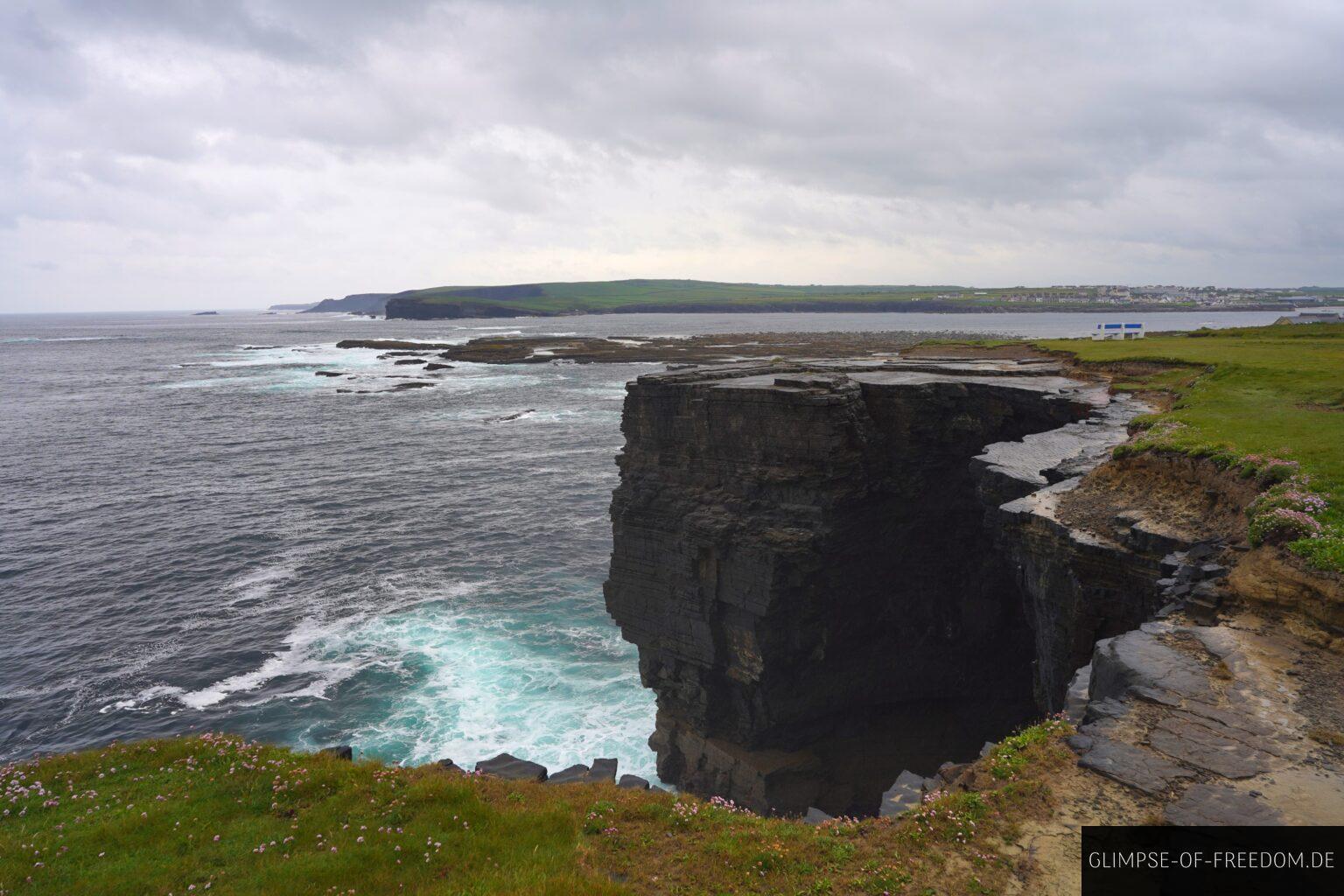 Kilkee Cliffs: Aussichtspunkt und Kilkee Cliff Walk [Irland]