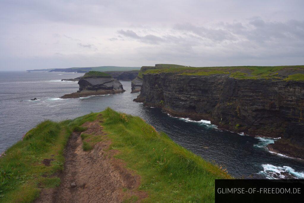 Kilkee Cliffs: Aussichtspunkt und Kilkee Cliff Walk [Irland]