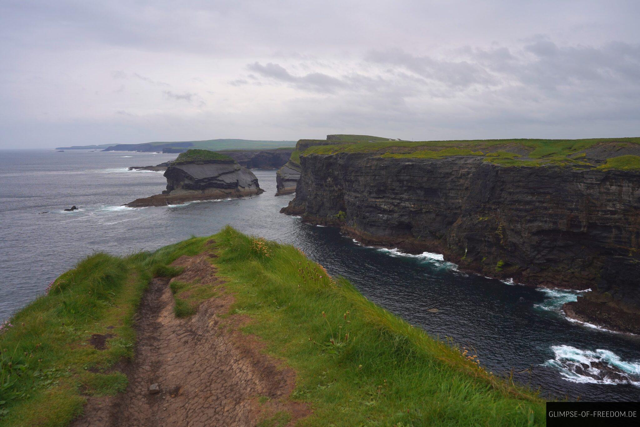 Kilkee Cliffs: Aussichtspunkt und Kilkee Cliff Walk [Irland]
