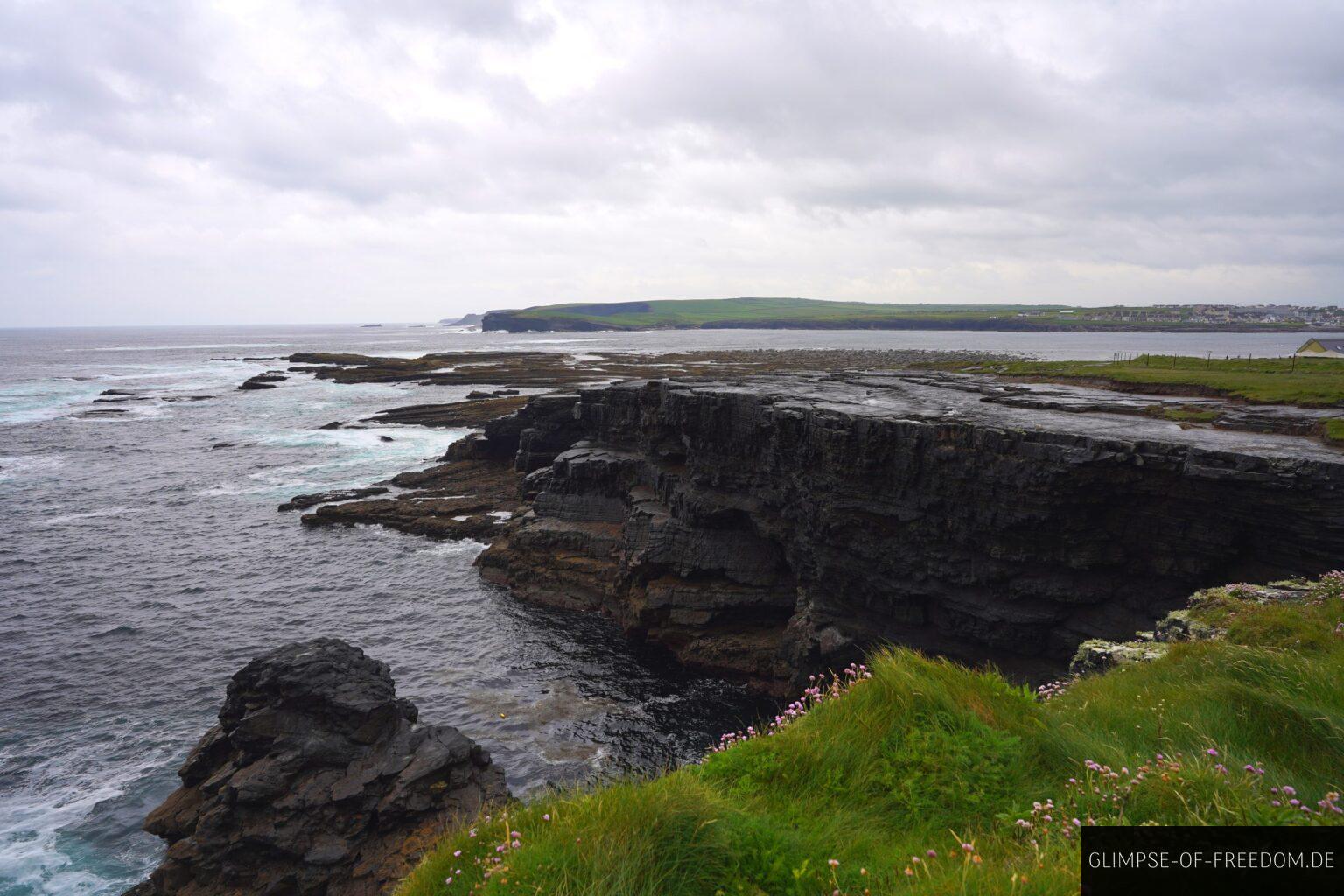 Kilkee Cliffs: Aussichtspunkt und Kilkee Cliff Walk [Irland]
